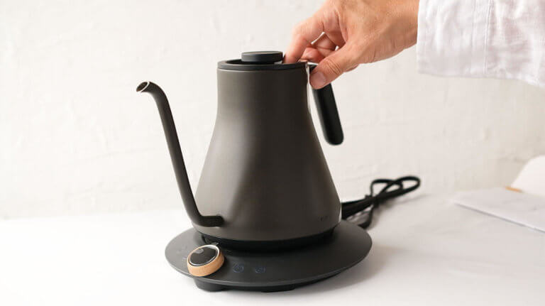 エペイオスドリップケトルをレビュー！軽くて注ぎやすい！ | every coffee